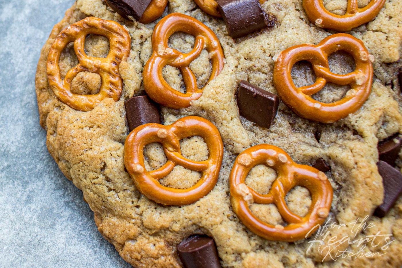 Peanutbutter Chocolate Chunk Brezel Soft Cookies - for the Hearts ...